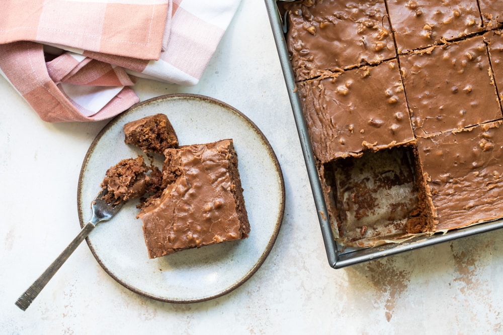 Old-Fashioned Chocolate Cake with Frosting | Bake or Break