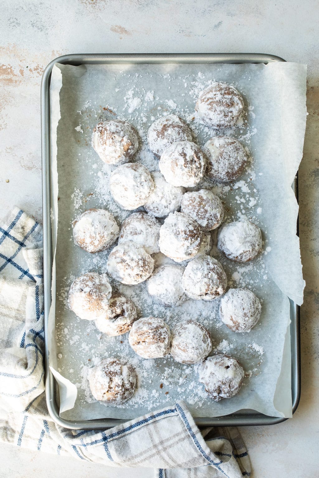 Easy Cocoa Macadamia Nut Sandies Recipe | Bake or Break