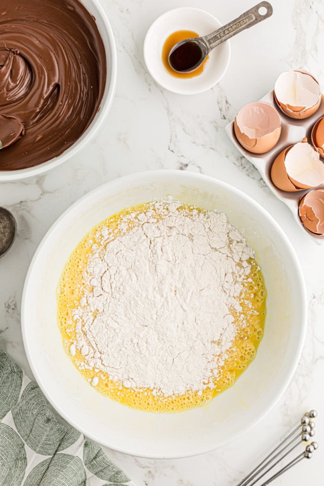 Easy Chocolate Mousse Mini Cupcakes | Bake or Break