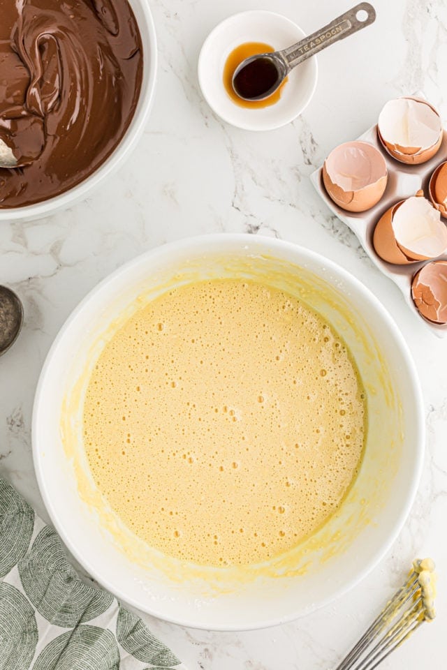 Easy Chocolate Mousse Mini Cupcakes | Bake or Break