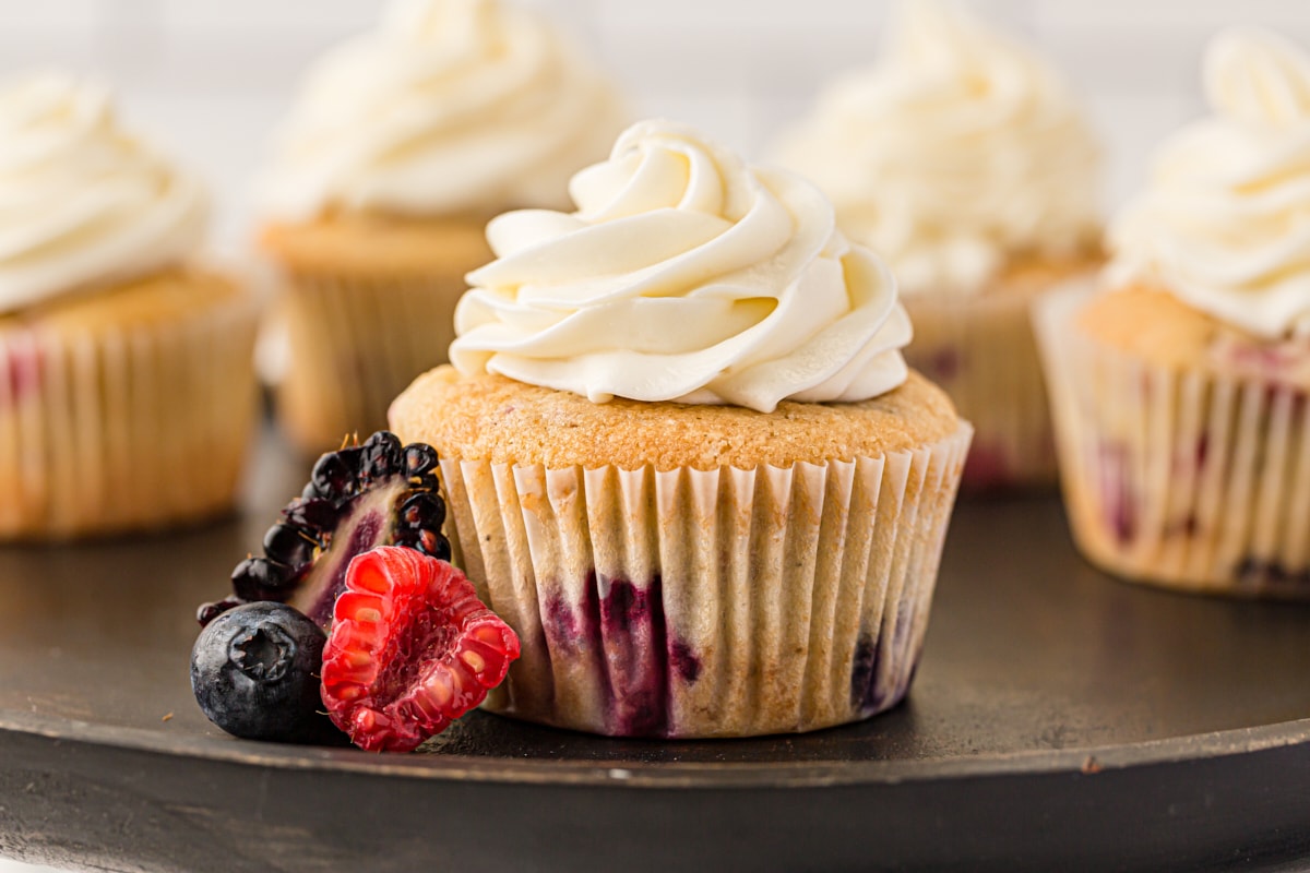 Berry Cupcakes - Bake or Break