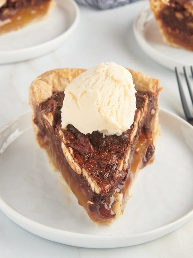 CHOCOLATE PECAN PIE STORY - Bake or Break