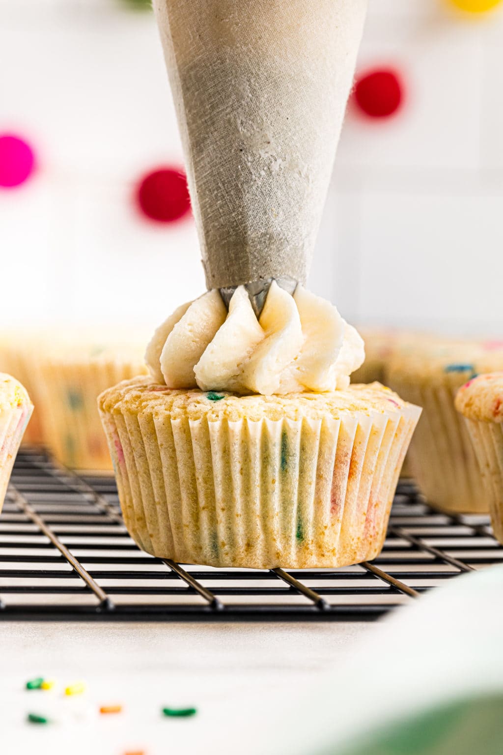 Confetti Cupcakes: An Irresistible Celebration in Every Bite! - Bake or ...