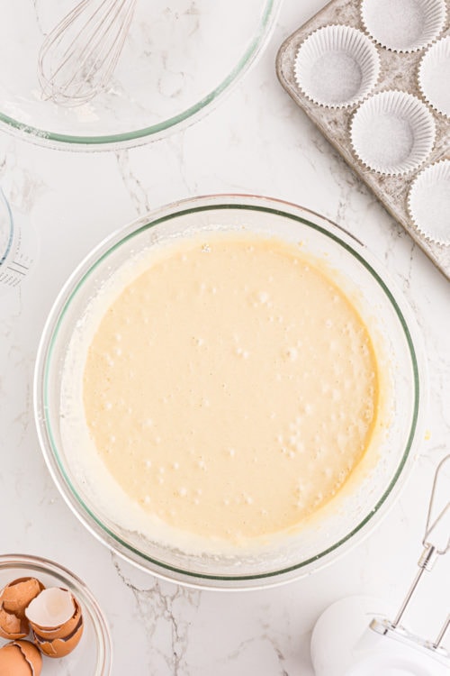Classic Vanilla Cupcakes: Pure Sweetness in Every Bite - Bake or Break