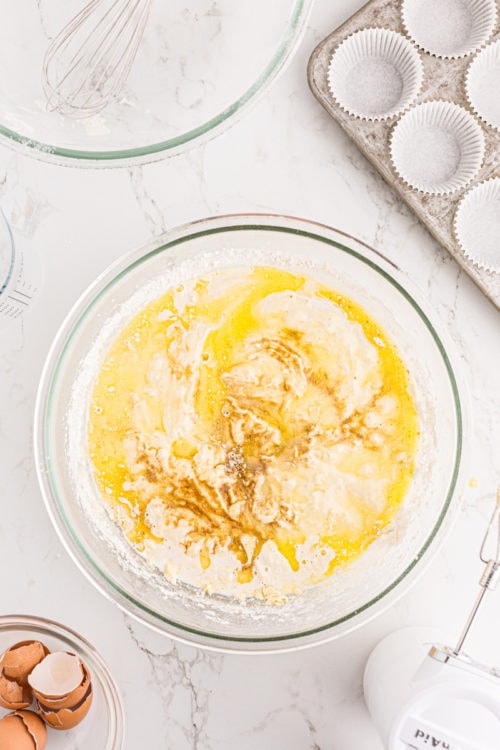 Classic Vanilla Cupcakes: Pure Sweetness in Every Bite - Bake or Break