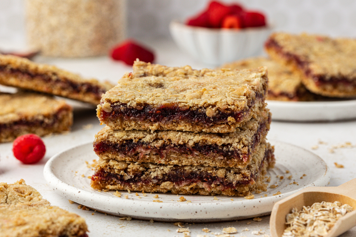 Sweet Raspberry Oatmeal Bars | Bake or Break