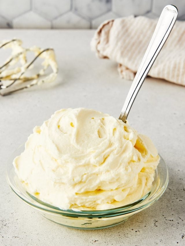 STABILIZED WHIPPED CREAM STORY - Bake or Break