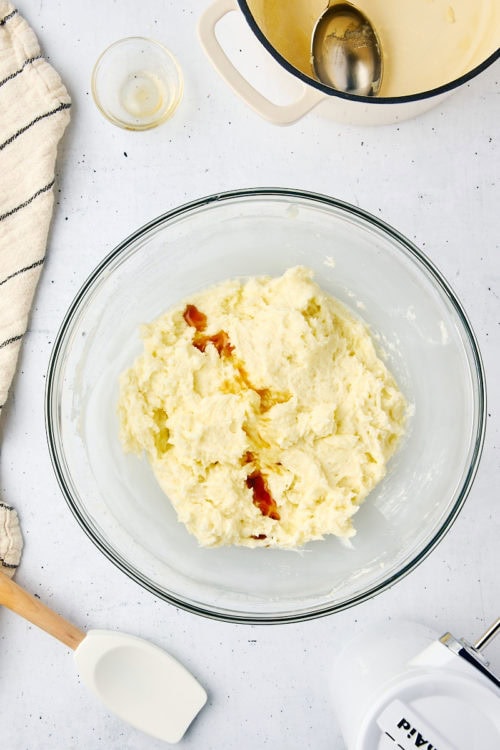 Mahogany Cake: A Classic Recipe for Chocolate Lovers - Bake or Break