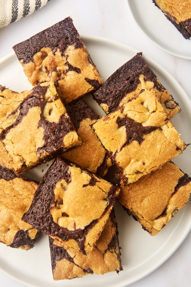 Decadent Brookies: The Best of Brownies and Cookies in One - Bake or Break