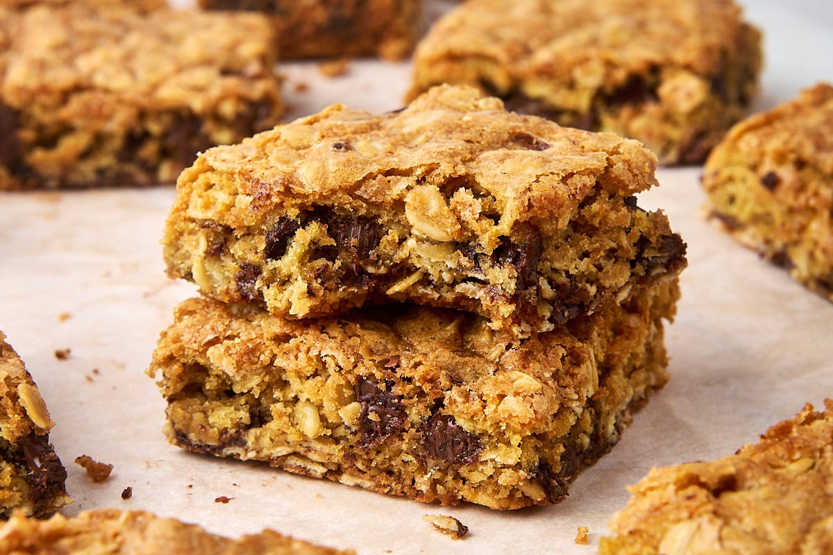 Soft & Chewy Oatmeal Cookie Bars