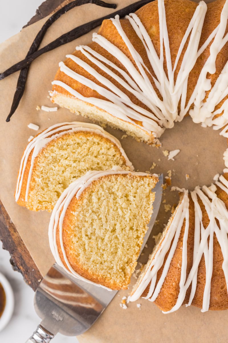 Vanilla Bundt Cake (Soft, Buttery & Classic)